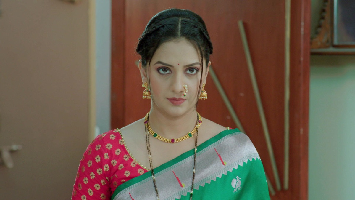 Mukta Gives Permission to Sagar - Premachi Goshta (Season 1, Episode ...