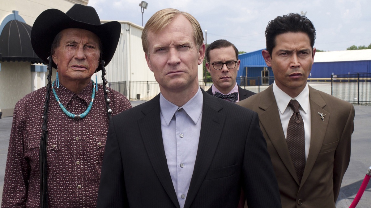 ‎Meet the New Boss - Banshee (Series 1, Episode 3) - Apple TV (AR)