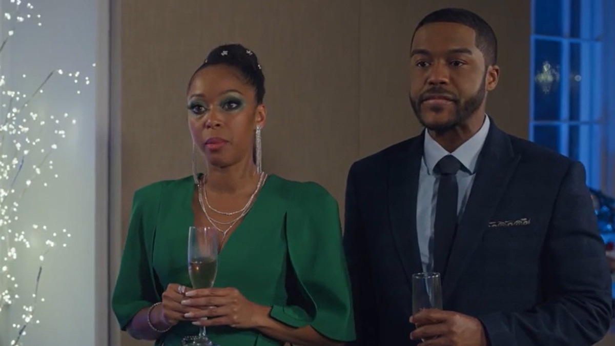 Christmas Party Crashers - Apple TV