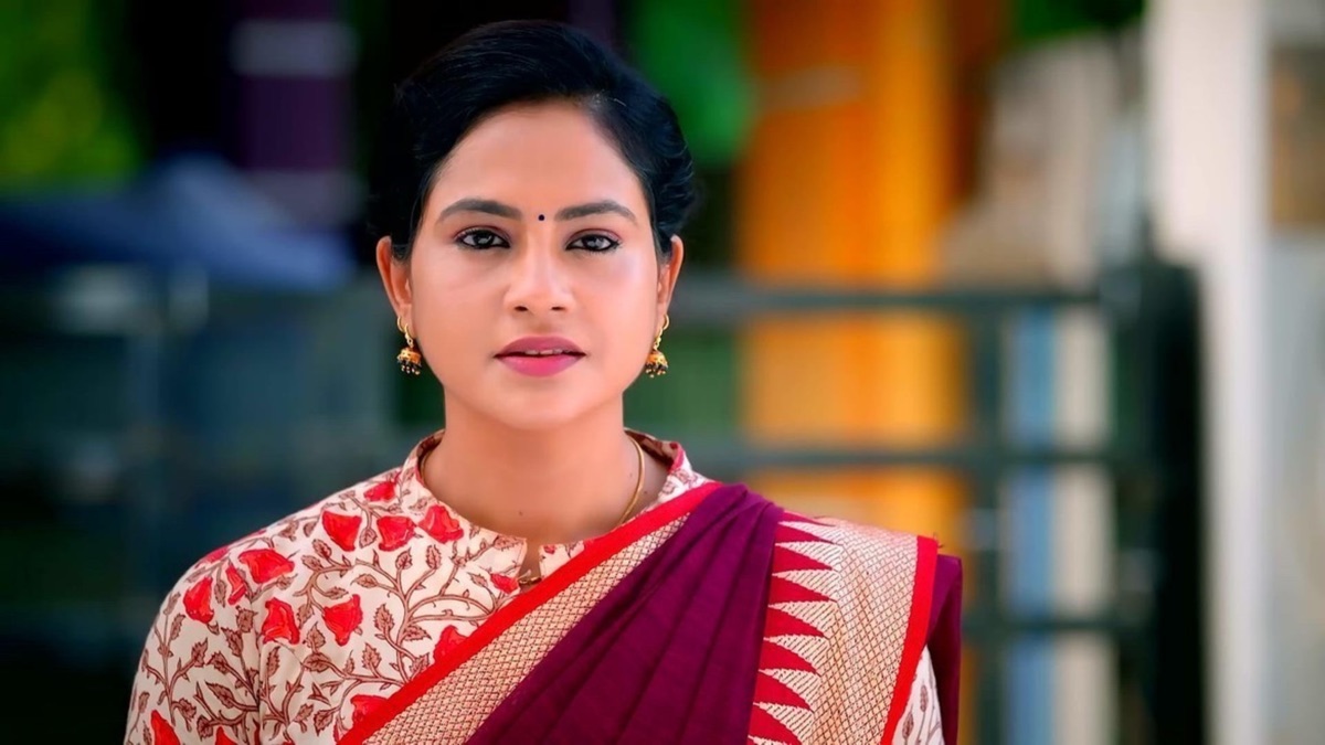 ‎Jagdish's Decision Shocks the Family - Ninaithale Inikkum - Apple TV (IN)
