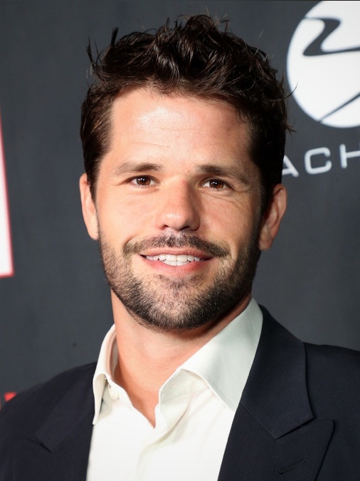 Filmes e programas com Max Carver – Apple TV (BR)