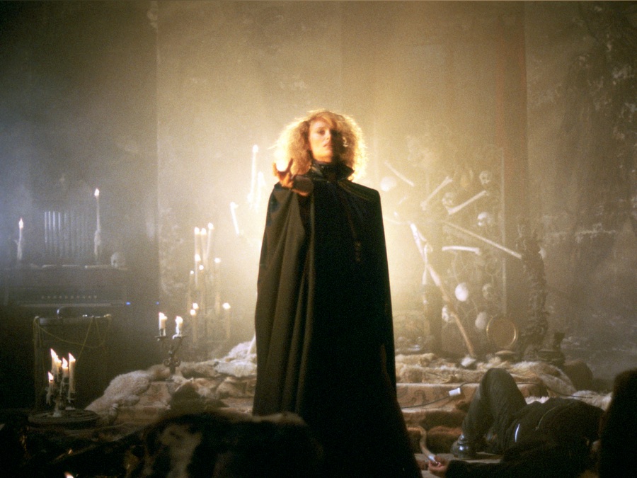 Howling II: Your Sister Is a Werewolf - Apple TV