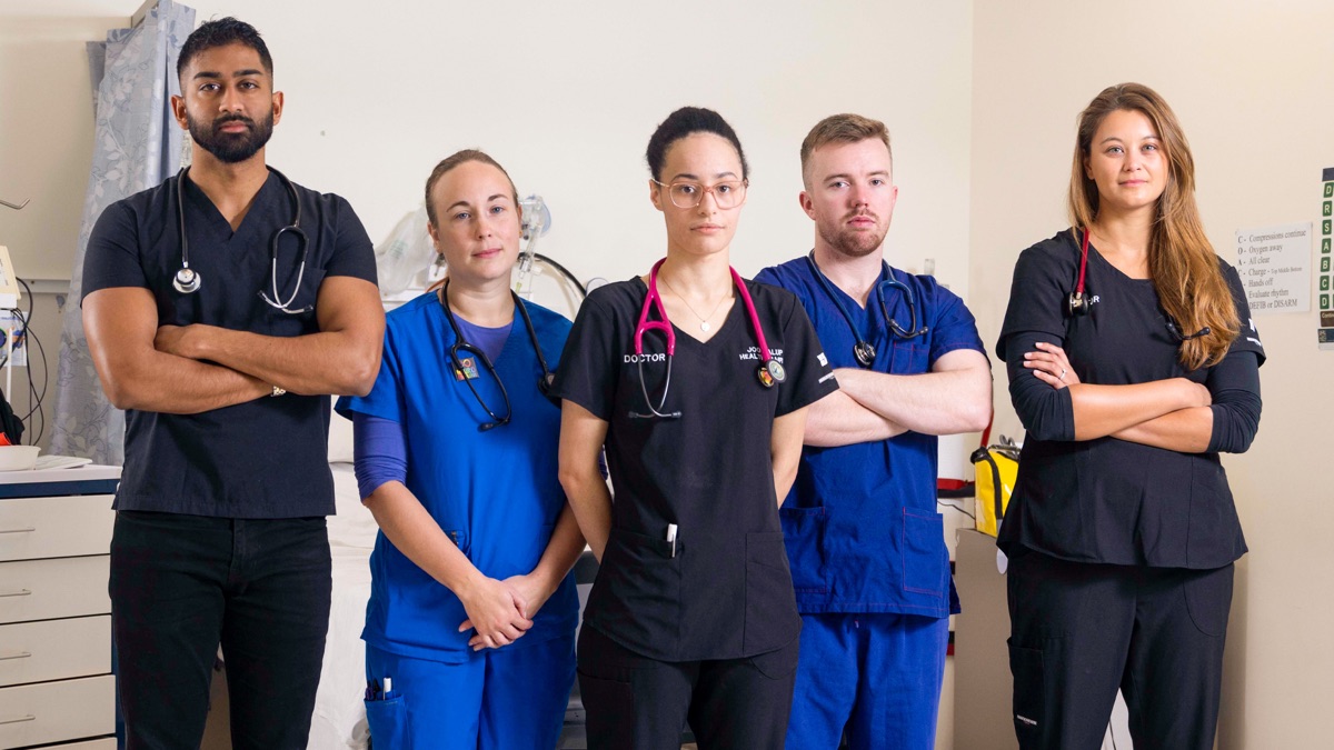 Episode 1 - Junior Doctors Down Under (Series 1, Episode 1) - Apple TV (UK)