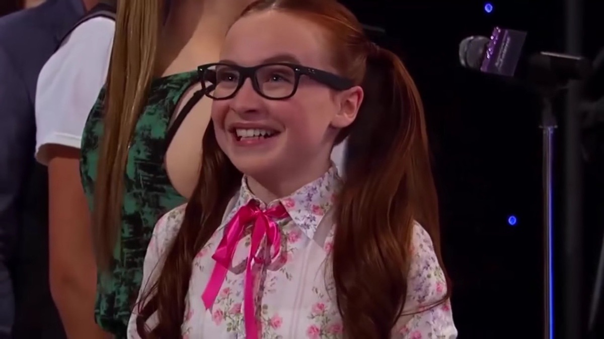 Moon Week & Mentors - Austin & Ally (Series 2, Episode 24) - Apple TV (KN)