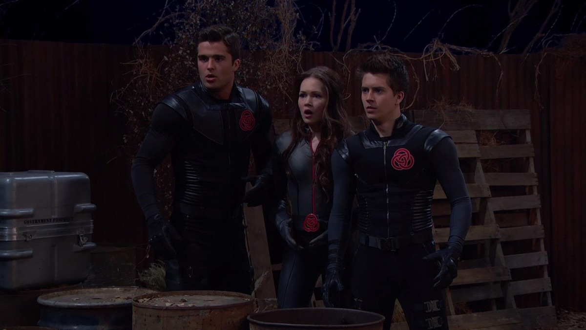 Rise of the Secret Soldiers - Lab Rats (Season 3, Episode 22) - Apple TV