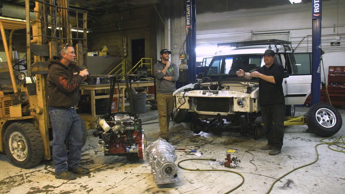 Custom Cummins Land Rover Discovery! - Dirt Every Day Extra (Series 14 ...