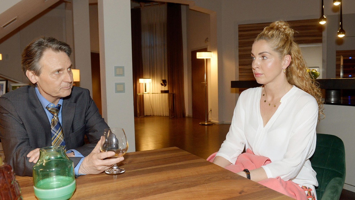 ‎Nina wird klar, dass sie ihre Chance nutzen muss - GZSZ (Staffel 2021 ...