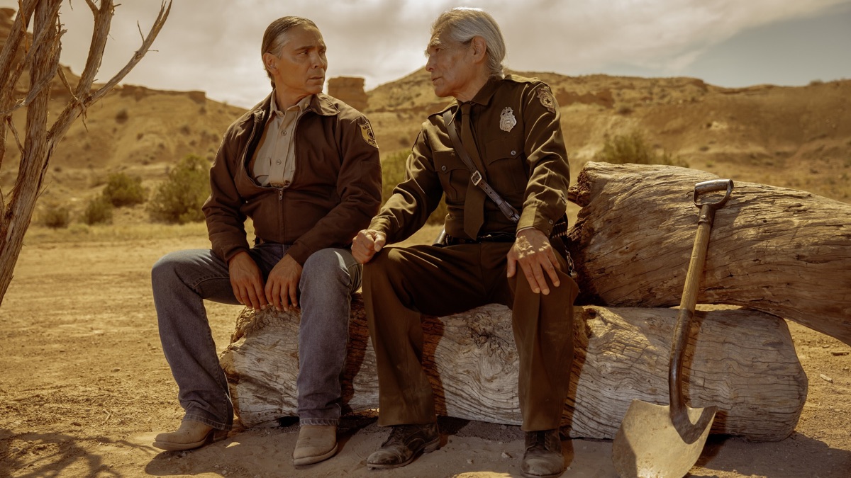 Die Prophezeiung - Dark Winds - Der Wind des Bösen (Staffel 3, Folge 6) - Apple TV (DE)