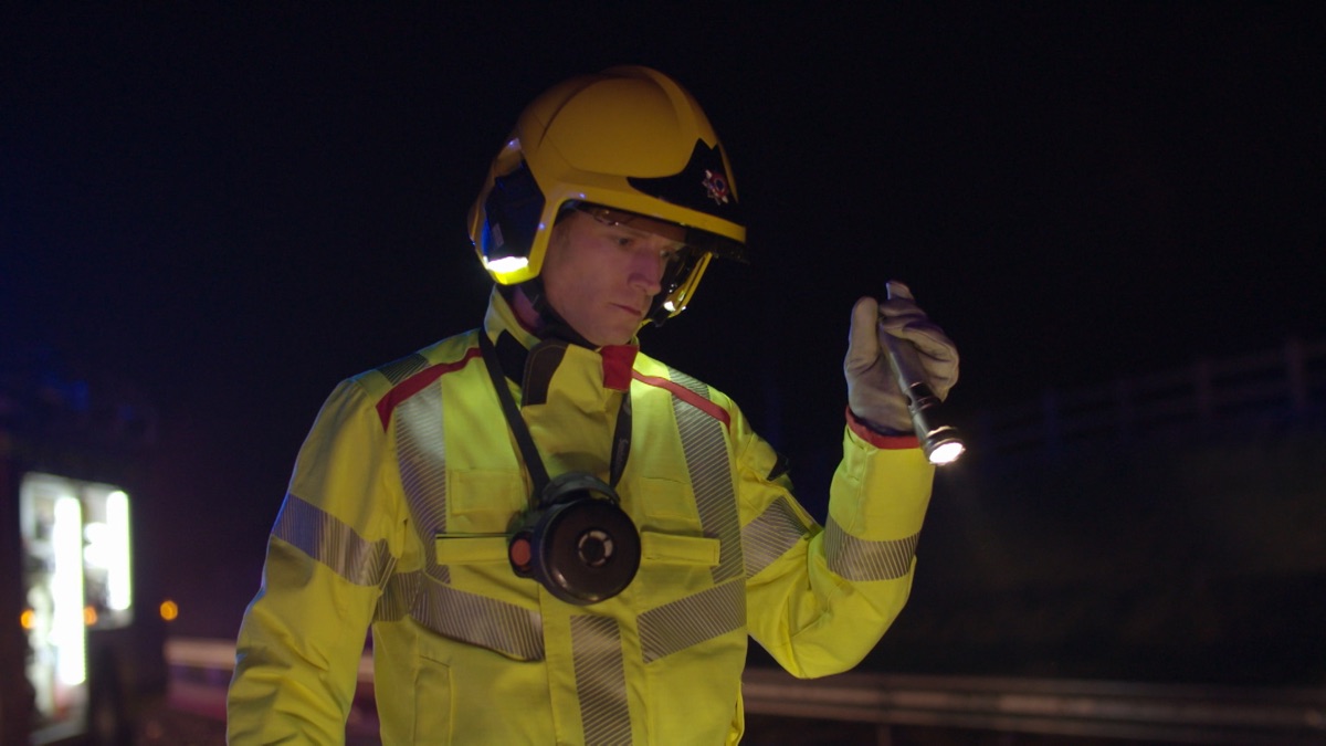 ‎Liverpool - Ambulance (Series 5, Episode 10) - Apple TV (UK)