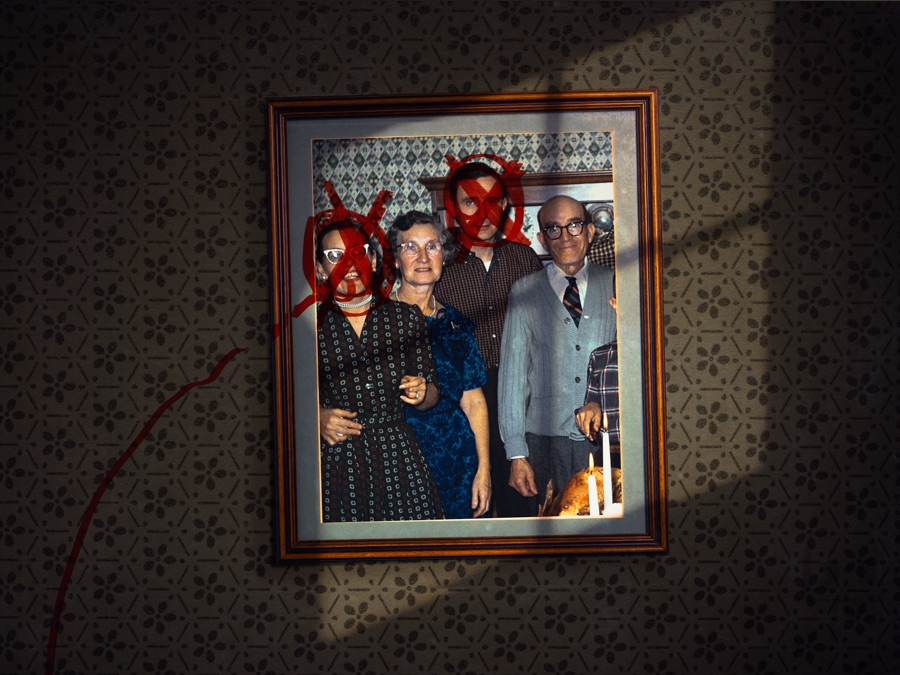 Evil Kin - Apple TV (CA)