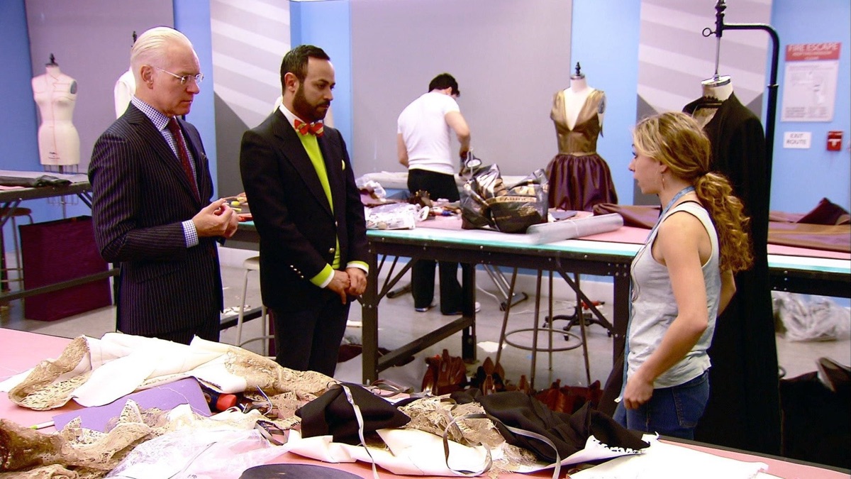 Design A Collection - Project Runway (Season 1, Episode 7) - Apple TV