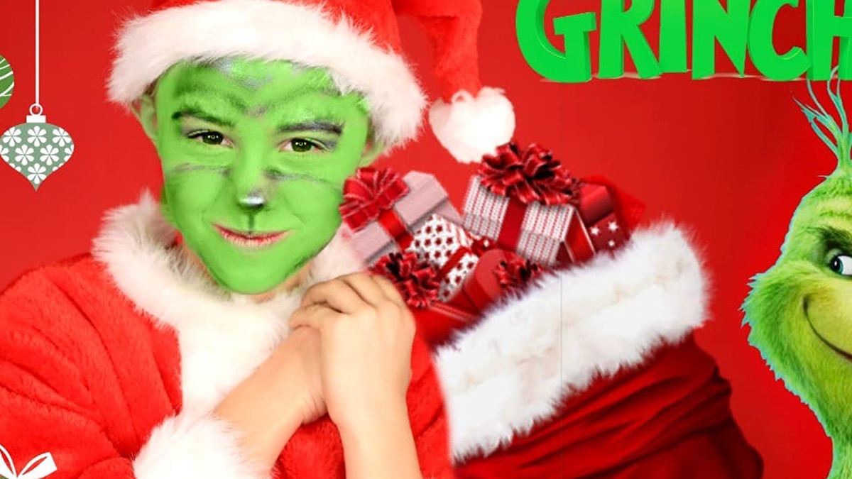 The Grinch Makeup and Costume - The Daya Daily (Season 1, Episode 10 ...