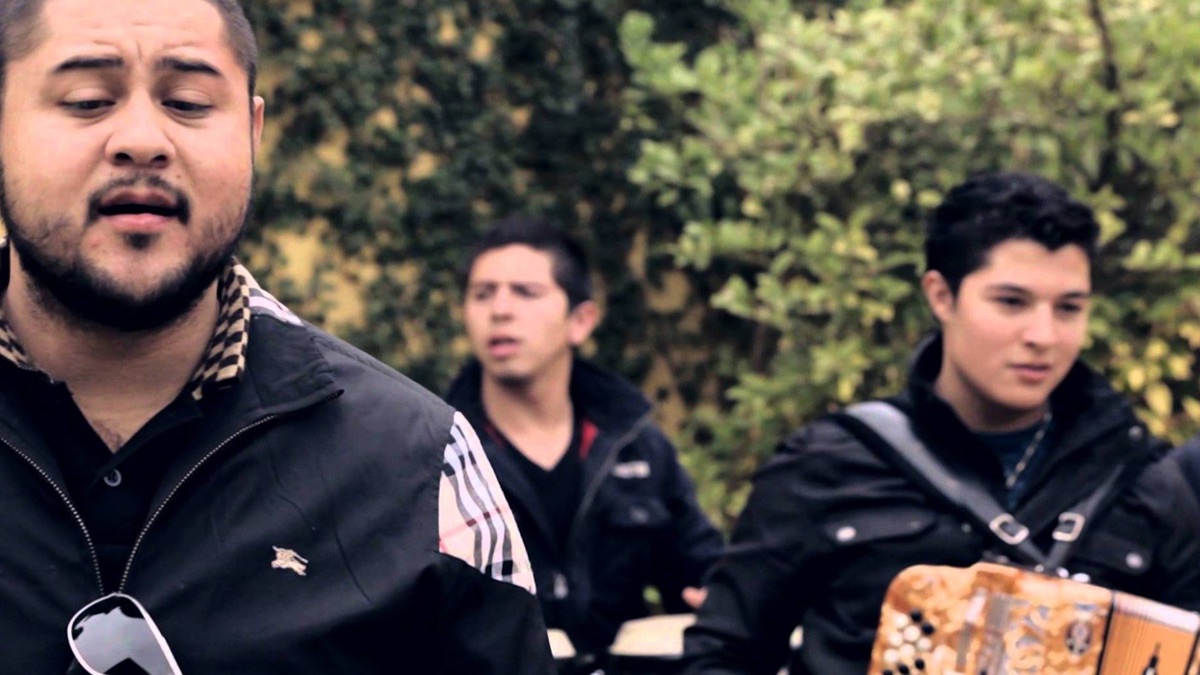 La Hummer y el Camaro Azul - Apple TV (MX)