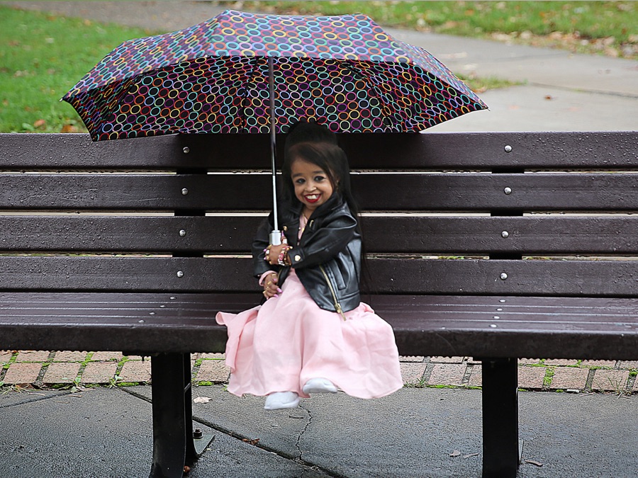 World's Smallest Woman: Meet Jyoti - Apple TV (NO)