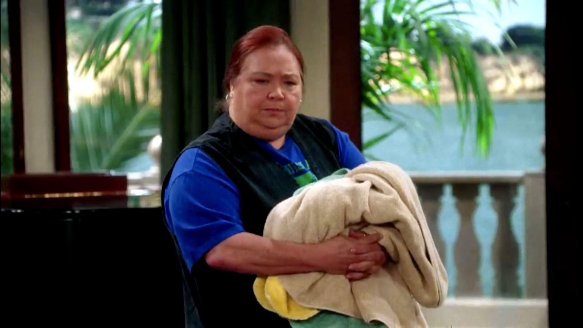 It's Always Nazi Week - Two and a Half Men (Season 6, Episode 6) - Apple TV