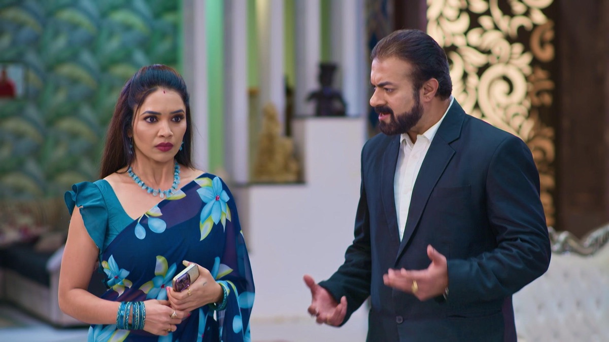 Maharadhi Commends Mayukha - Geetha L.L.B (Season 1, Episode 30) - Apple TV