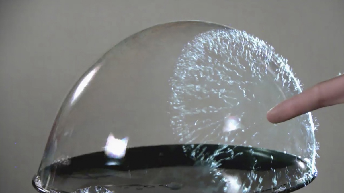 Fluid Dynamics - discovery+ Immersions: World of Wow (Season 1, Episode ...