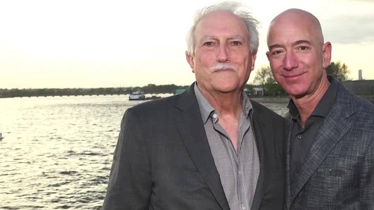 Tech Billionaires: Jeff Bezos | Apple TV