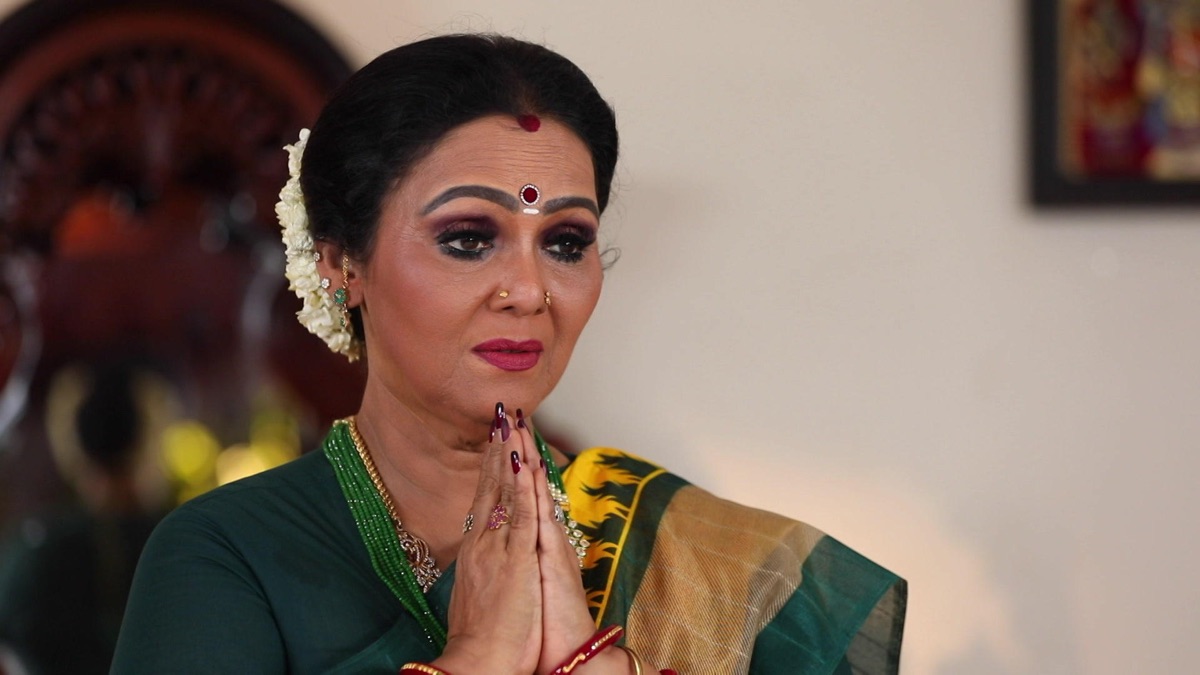 Susila Apologises to Manohar - Sippikul Muthu (Season 1, Episode 101 ...