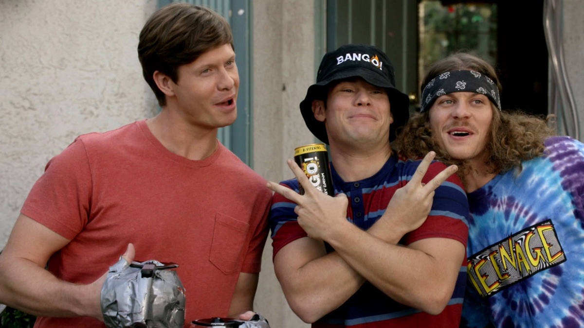 We Be Ballin' - Workaholics (Season 1, Episode 2) - Apple TV