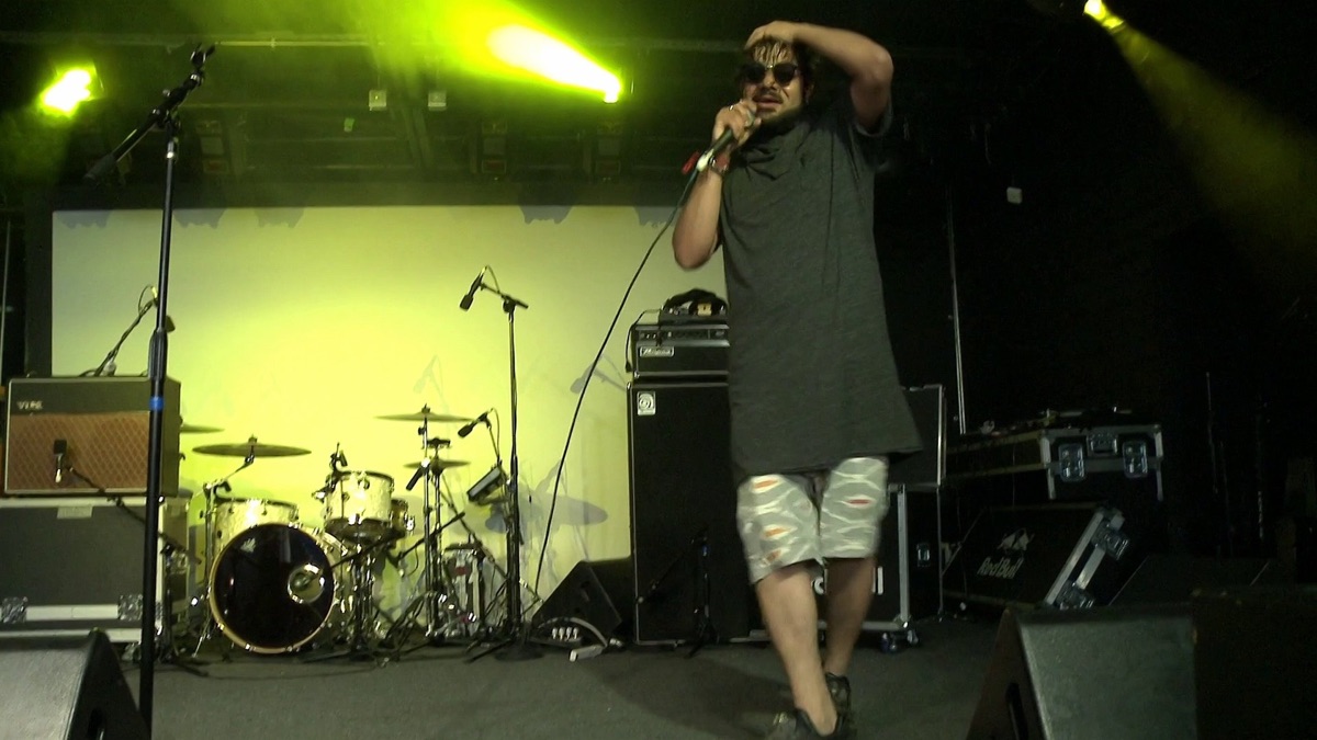 Heems - A Garage Gig - Apple TV (MX)