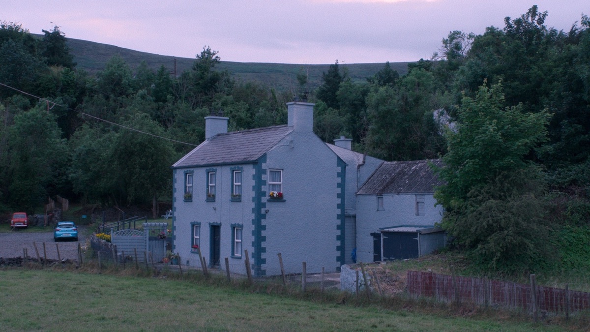 Hens, Pt. 2 - Borderline (Series 1, Episode 2) - Apple TV (UK)
