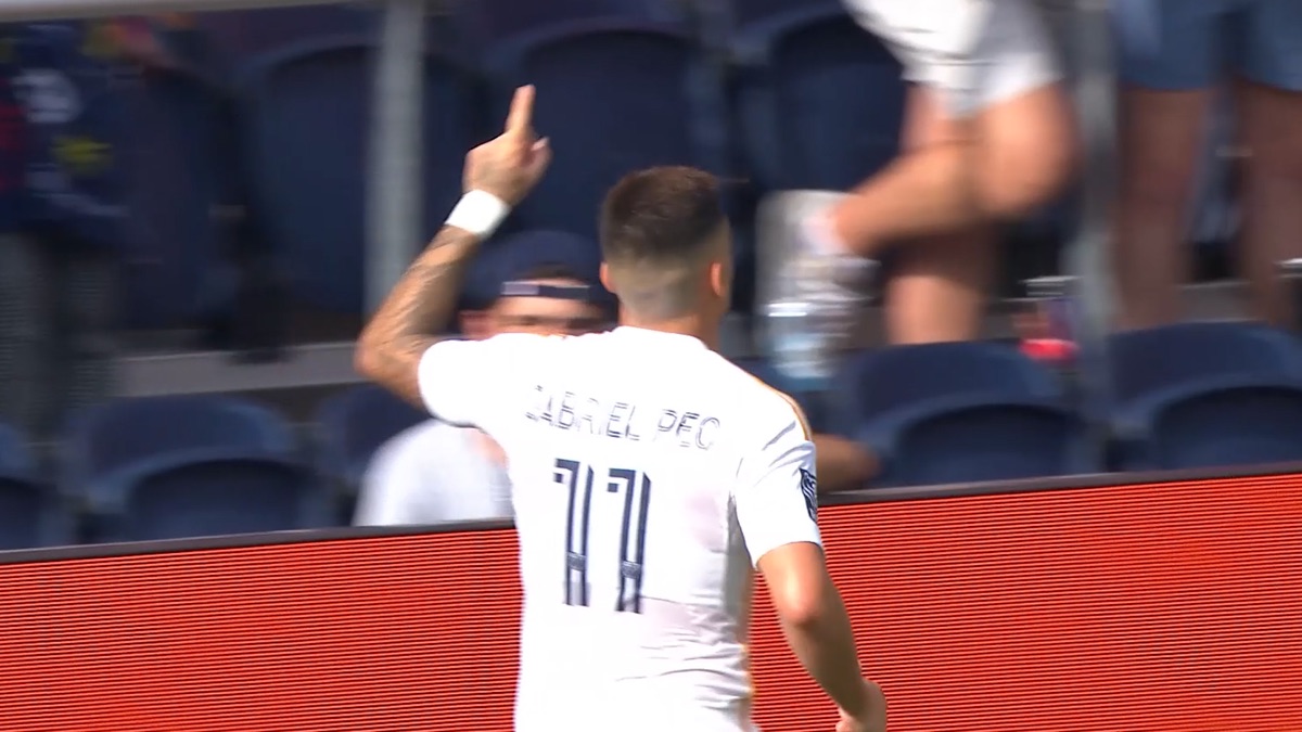 ‏Brace: G. Pec vs. STL, 6.14.25 - شاهد المقتطفات المميزة لـ MLS