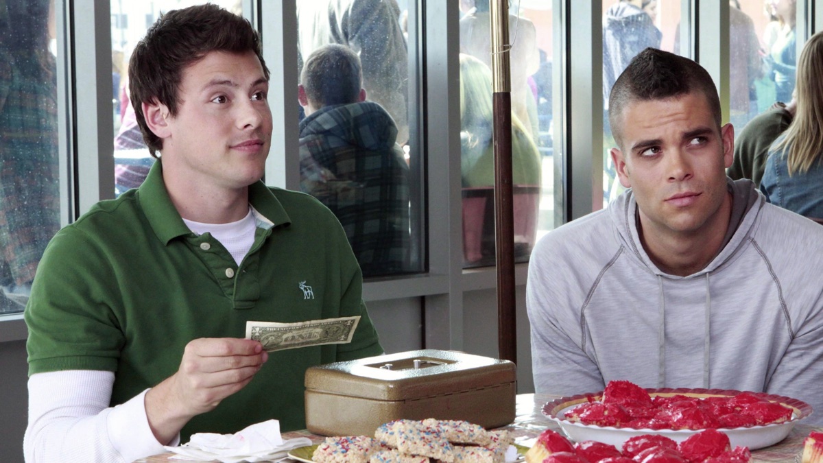 Ruedas - Glee (Temporada 1, Episodio 9) - Apple TV (ES)