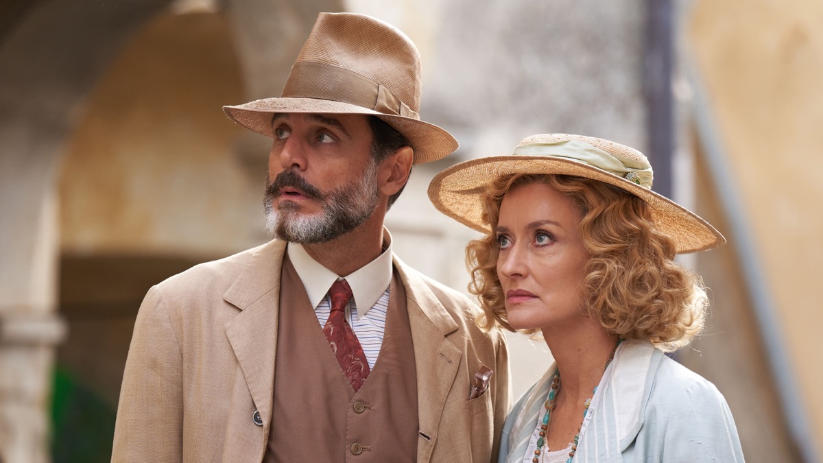 Subterfuges - Hotel Portofino (Season 2, Episode 5) - Apple TV