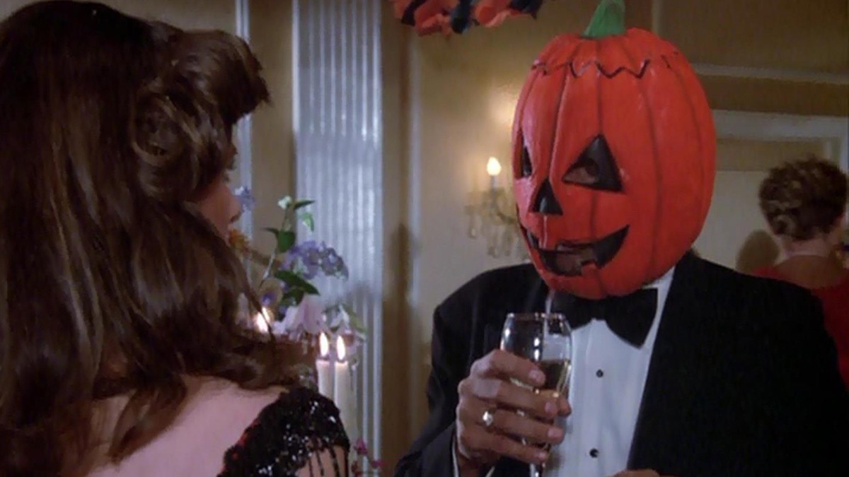 Halloween Knight - Knight Rider Classic (Season 3, Episode 5) - Apple TV