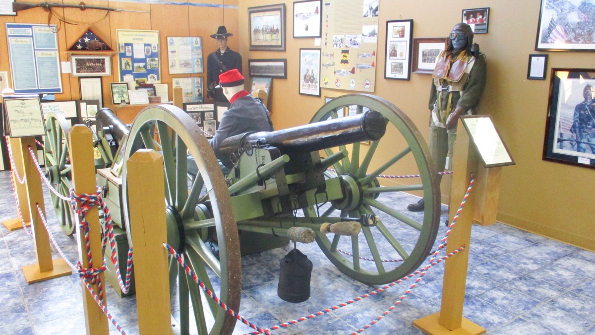 ‎Hitler Diaries, Hobby Horse and Parting the Red Sea – Mysteries at the ...