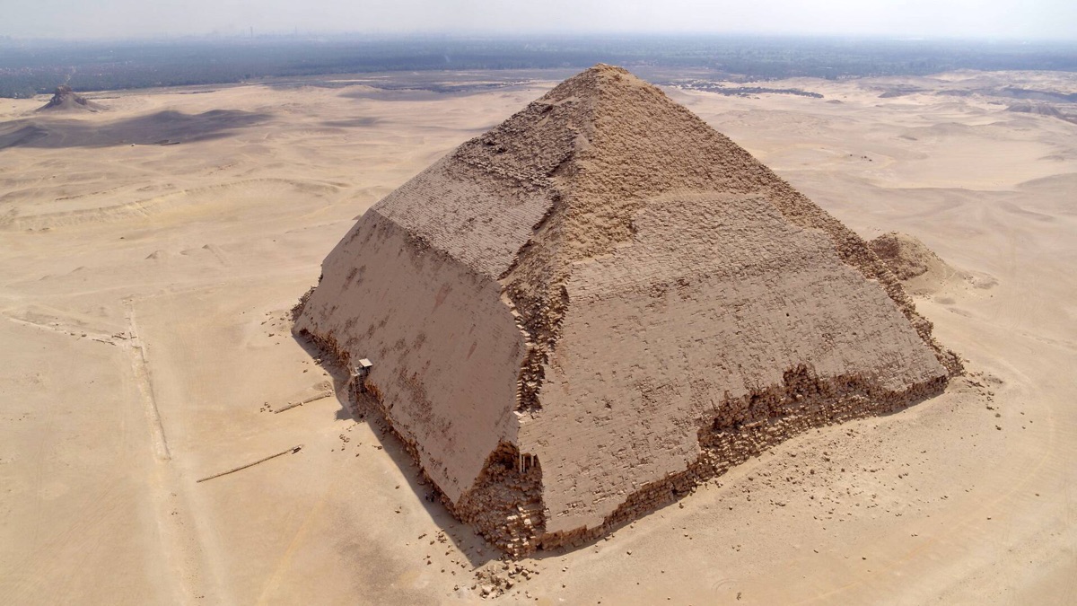 Dahshur: The Cursed Pyramid's Enigma - Inside Pyramids (Series 1 ...