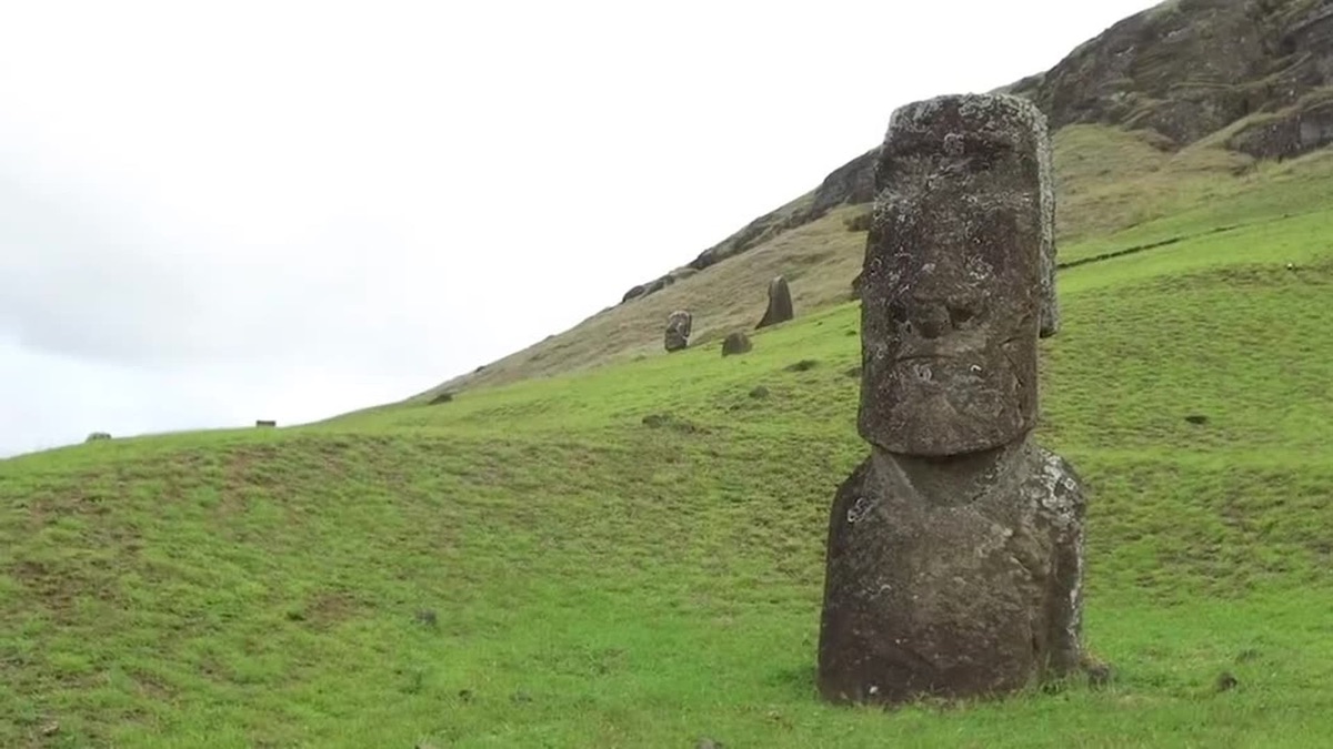Explore Stonehenge & Easter Island With Brien Foerster - Apple TV (AU)