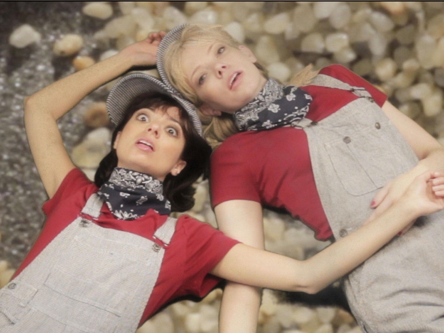 Garfunkel and Oates - Apple TV