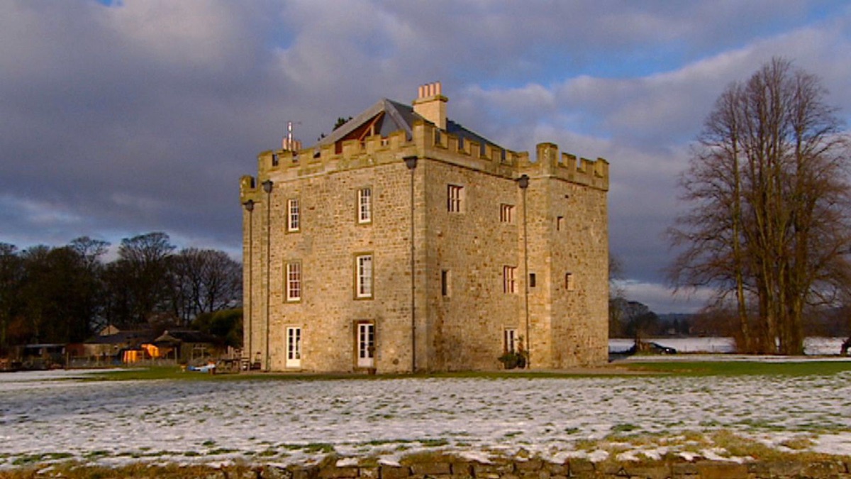 Yorkshire: The 14th Century Castle Revisit – Grand Designs (Season 9 ...