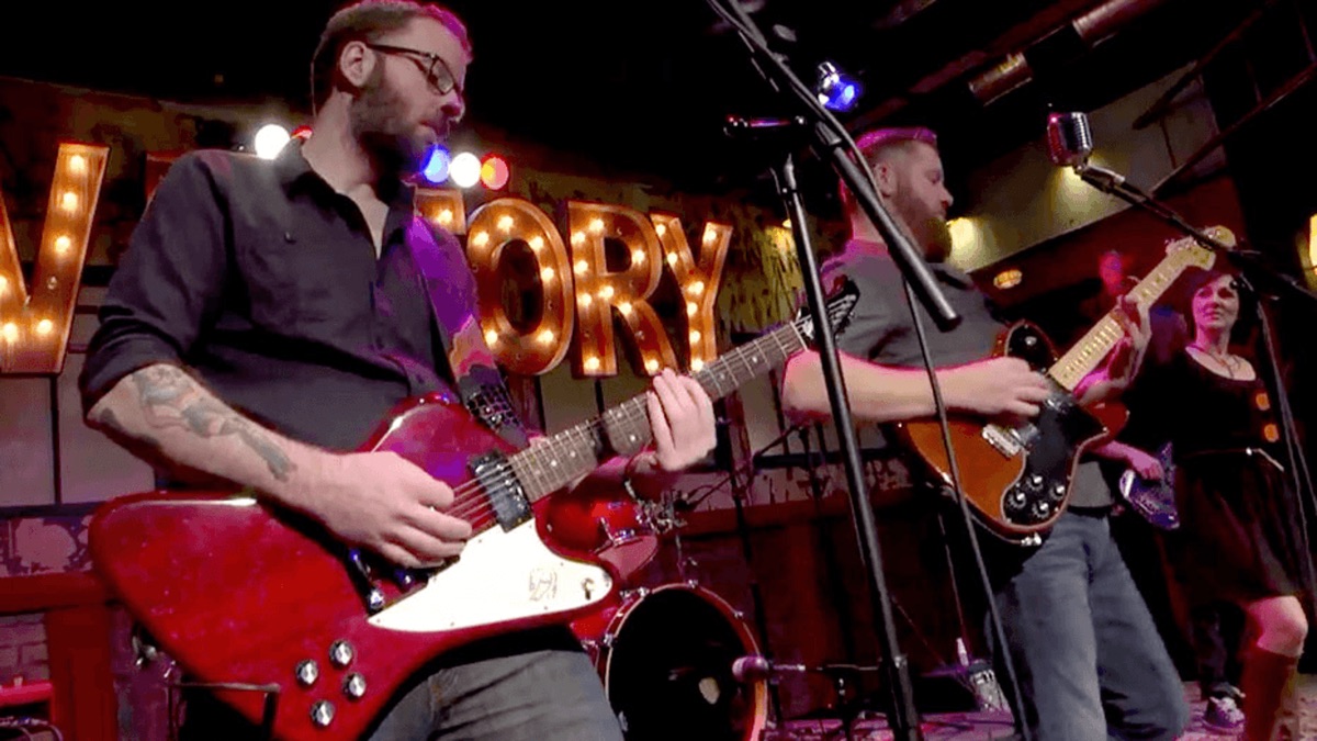 Sweet Kiss Momma - Band in Seattle Concert 211A - Apple TV