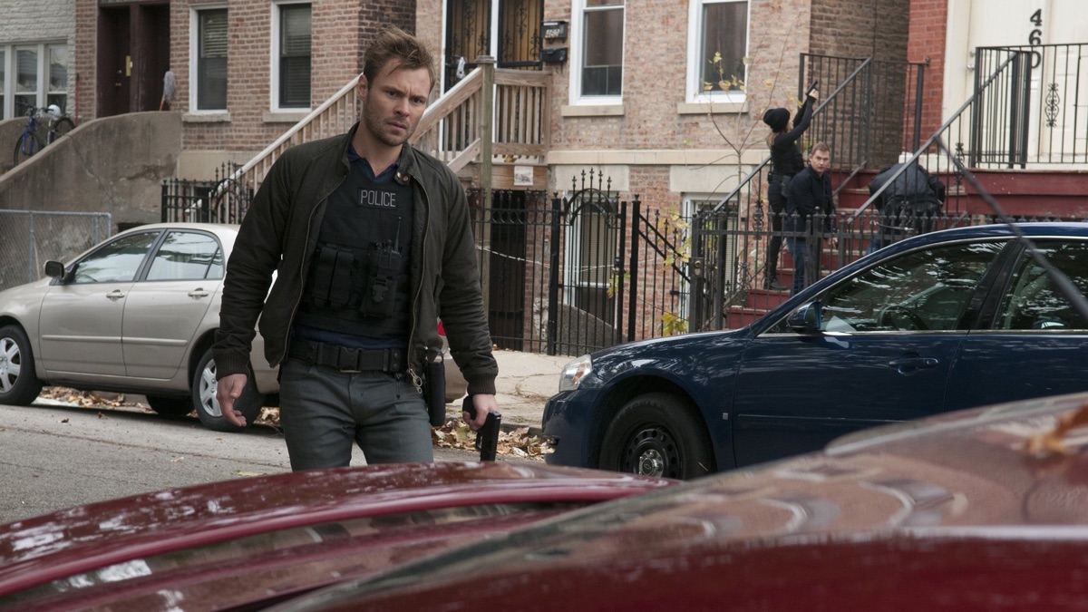 ‎Shouldn't Have Been Alone - Chicago P.D. (Series 2, Episode 10 ...