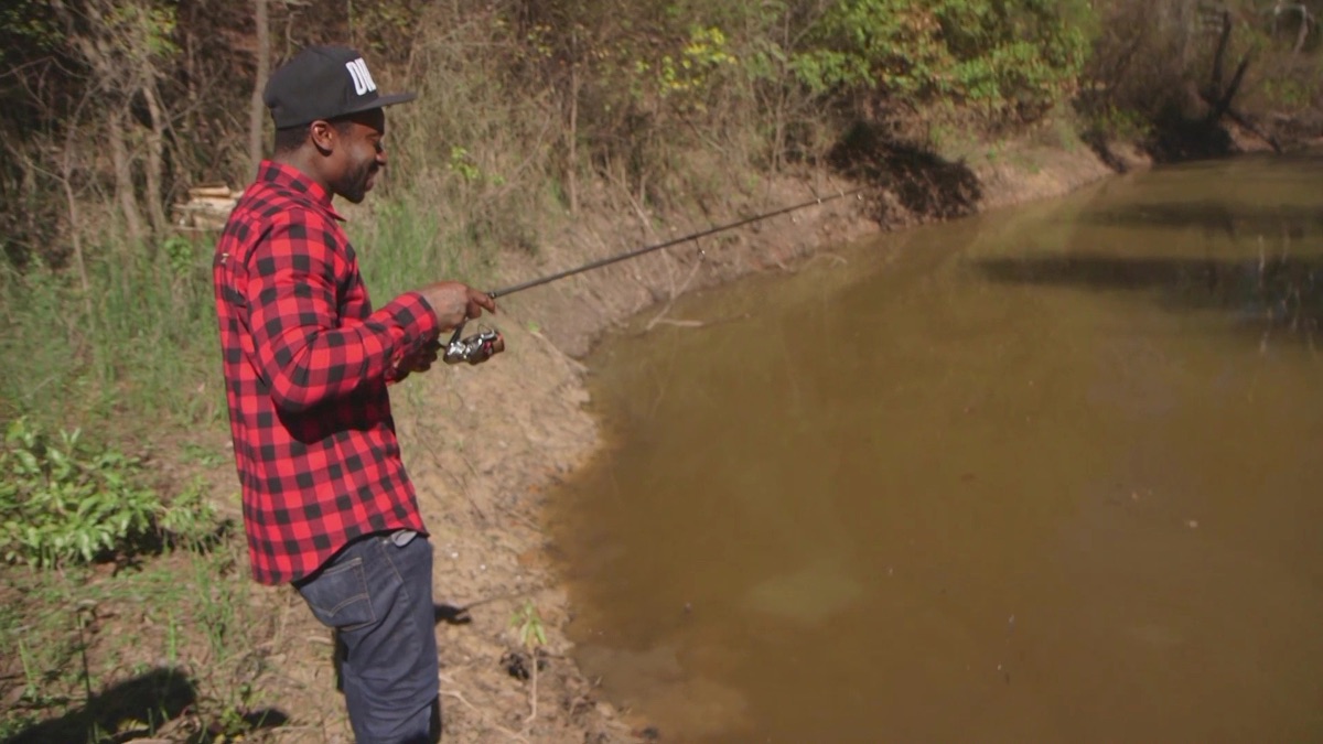 Dry County, Wet Fish - Breaking Bass (Season 1, Episode 5) - Apple TV