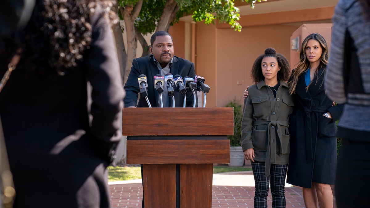 ‎Watch The Untold Story - Truth Be Told (Season 2, Episode 8) - Apple TV+