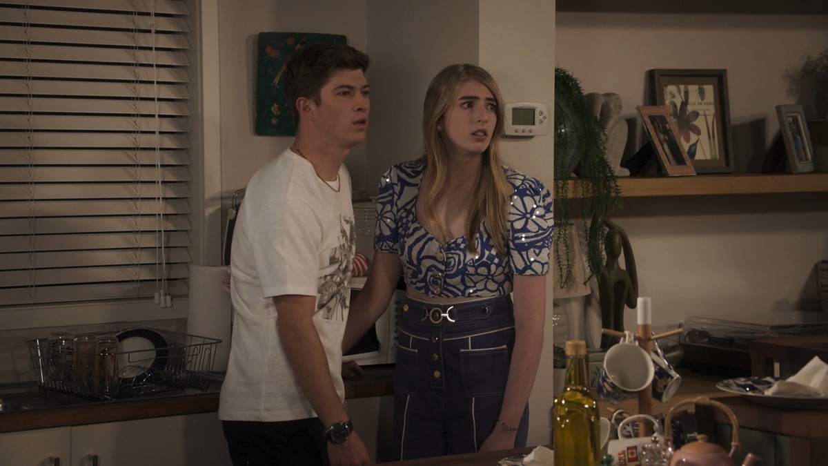 ‎Ep. 8841 – Neighbours (Season 40, Episode 111) - Apple TV (AU)