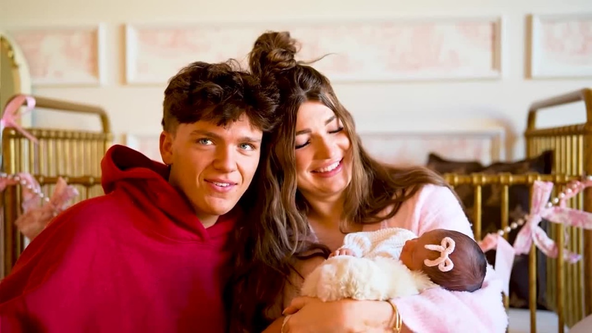 ‎My 16 Siblings Meet Our Baby Girl – JustKass (Season 2, Episode 20 ...