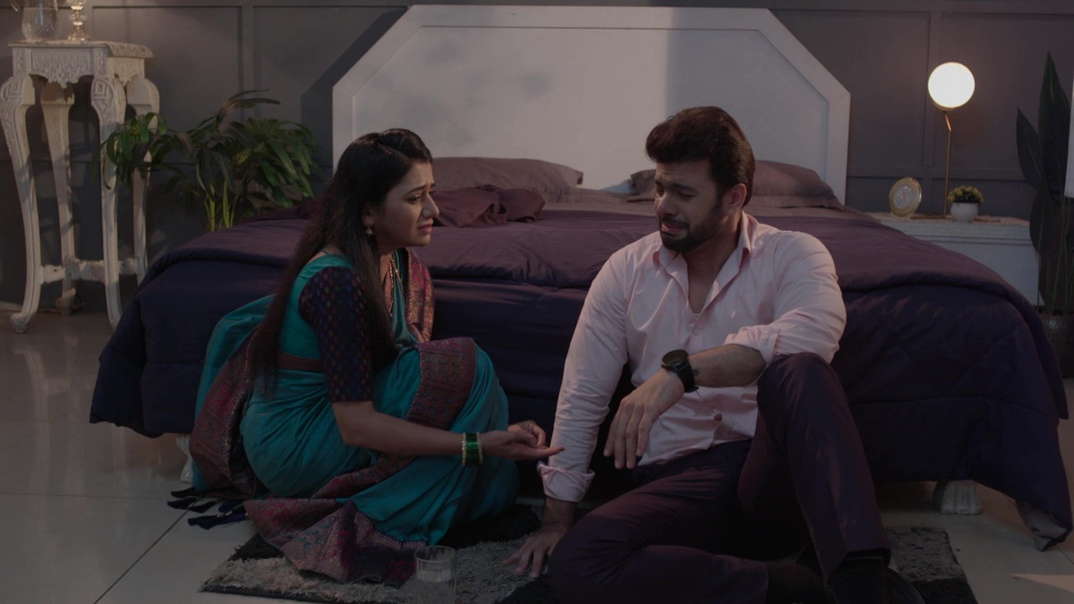 Sayali Learns the Truth - Tharala Tar Mag (Season 1, Episode 389 ...