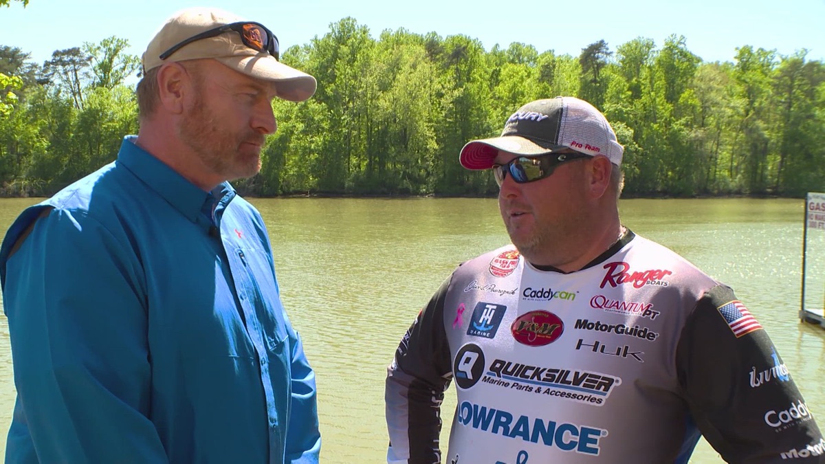 ‎Jacob Powroznik Battles James Watson in the First Semifinal Match ...