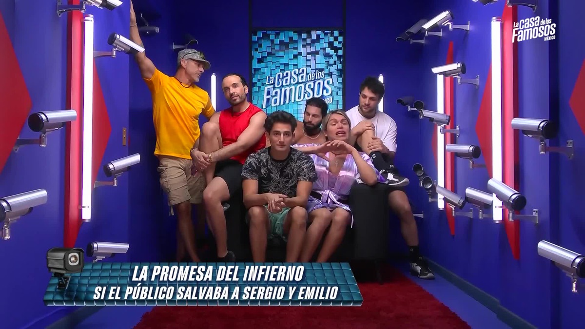 ¡Cumplieron su palabra! El Team Infierno se avienta sin ropa a la alberca | La Casa de los ...