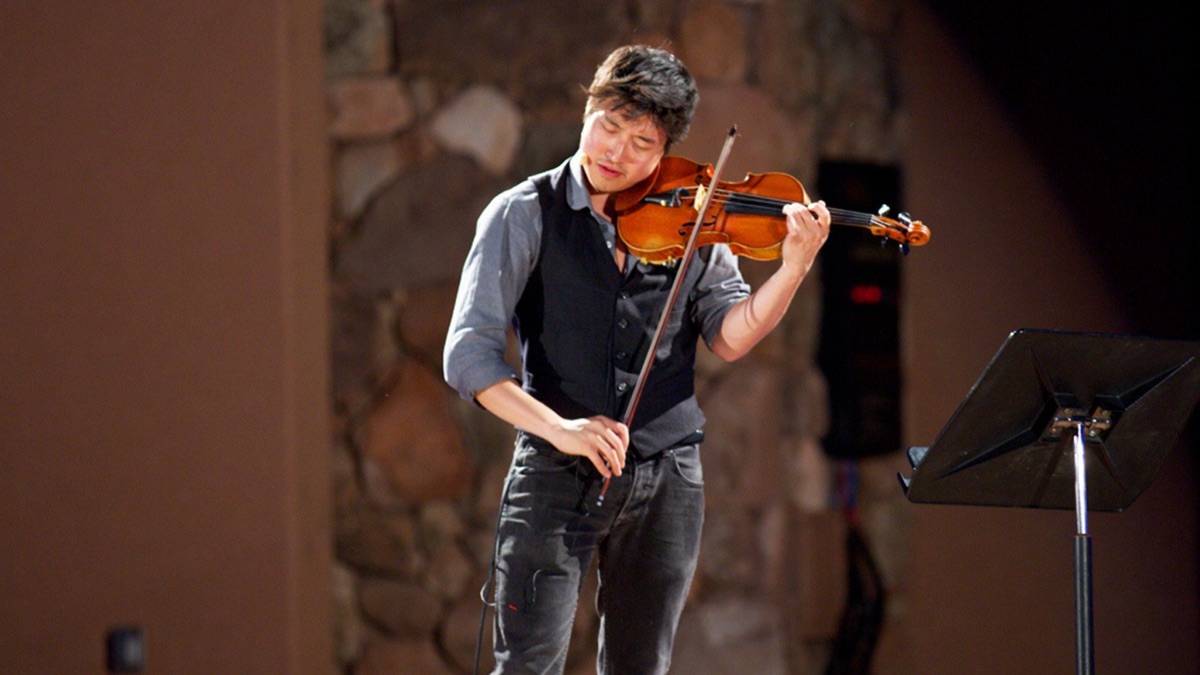 Blackbird - Charles Yang Performances (Series 1, Episode 1) - Apple TV (LV)