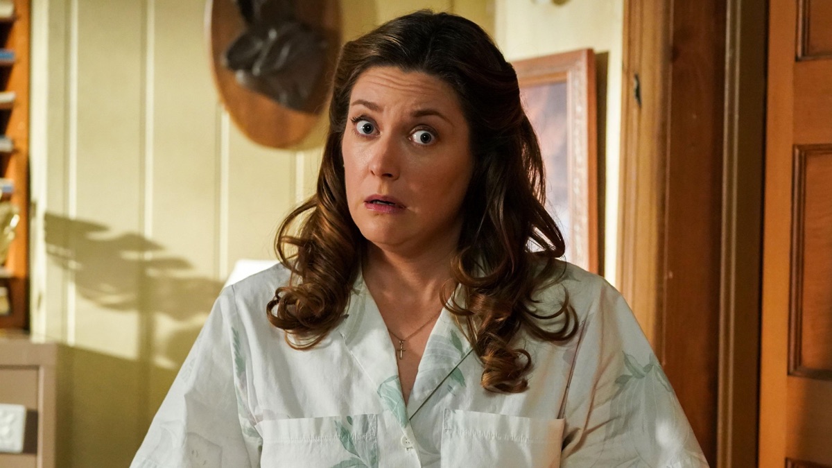 Uncle Sheldon and a Hormonal Firecracker - Young Sheldon (Series 5 ...