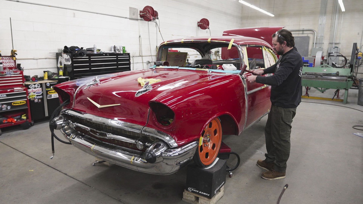 The Bitchin' Bel Air – Bitchin' Rides (Season 10, Episode 19) - Apple ...