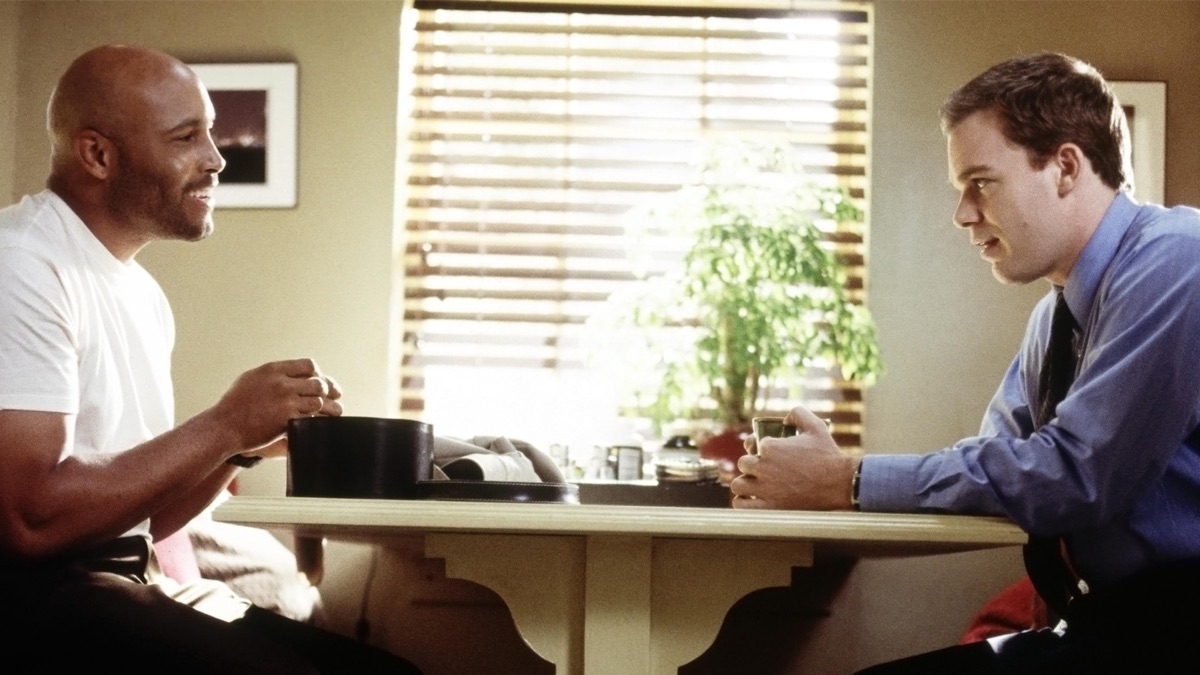 ‎You Never Know - Six Feet Under (Series 3, Episode 2) - Apple TV (SE)