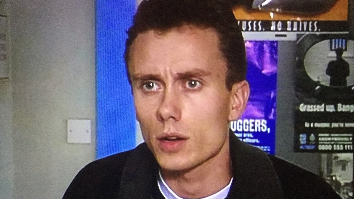 Slinging Mud - The Bill (Series 15, Episode 10) - Apple TV (UK)