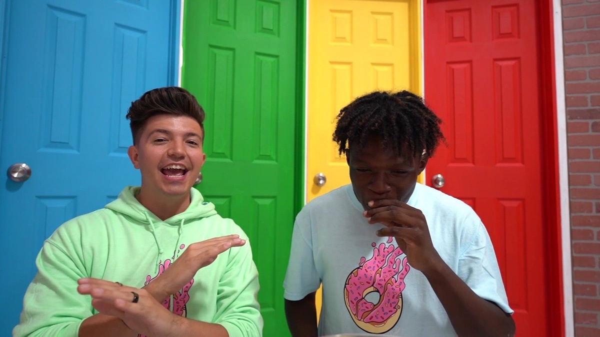 ‎Don't Choose the Wrong Rainbow Door! - Mystery Challenge; 100 Layers ...
